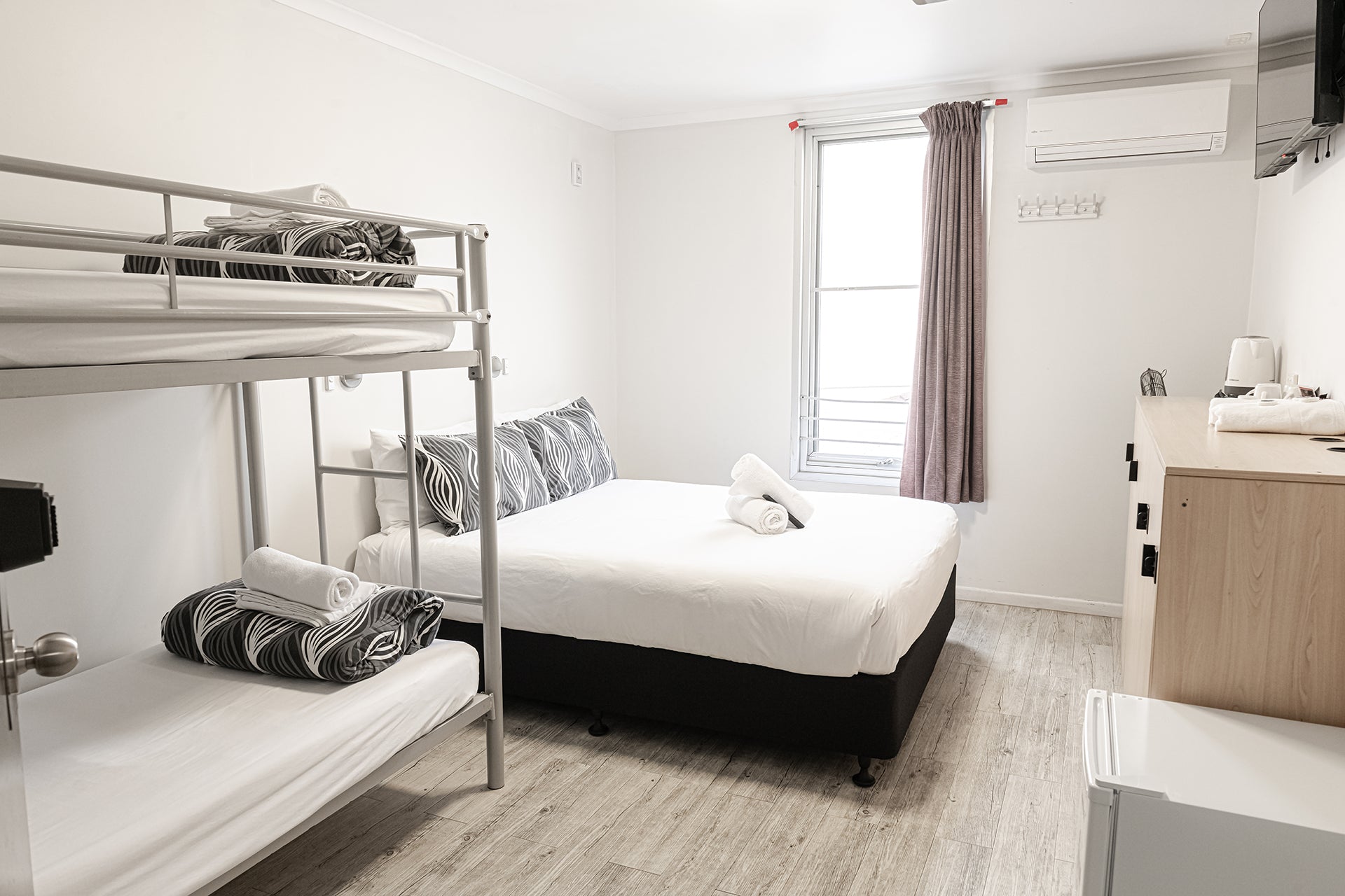 Wobbly Chook Yamba Accommodation – Wobbly Chook Brewing